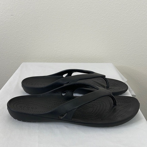 CROCS | Shoes | Crocs Flip Flops Black Slip On Size 1 W | Poshmark